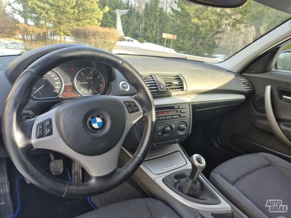 Black BMW 118 2006 in Vilnius, with an engine capacity of 2.00 L and mileage of 247 thousand km for 2100 €, photo 9 on AUTOMOTO.COM.LV
