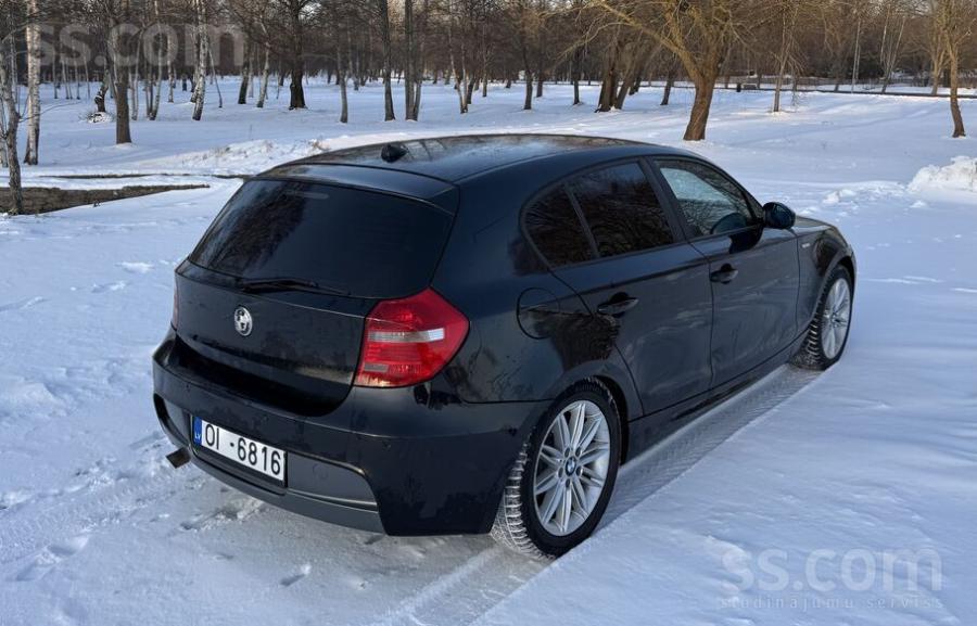 Black BMW 118 2006 in Liepaja, with an engine capacity of 2.00 L and mileage of 353 thousand km for 3750 €, photo 5 on AUTOMOTO.COM.LV