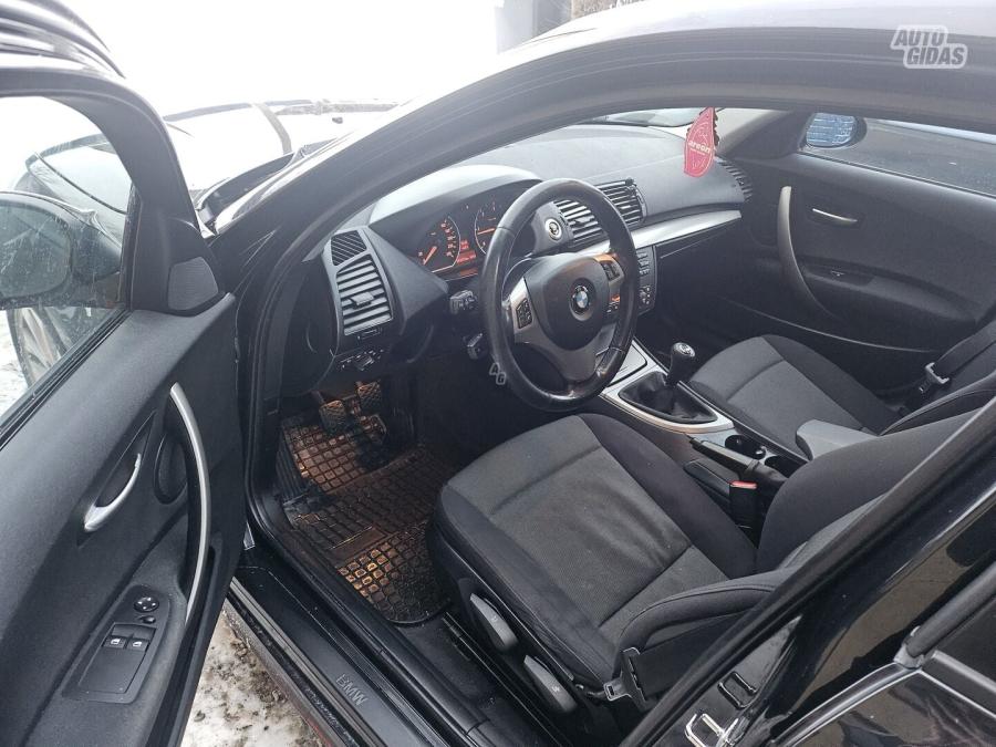 Melns BMW 118 2006 Klaipėda, ar dzinēja tilpumu 2.00 L un nobraukumu 294 tūkst. km par 2450 €, foto 10 vietnē AUTOMOTO.COM.LV