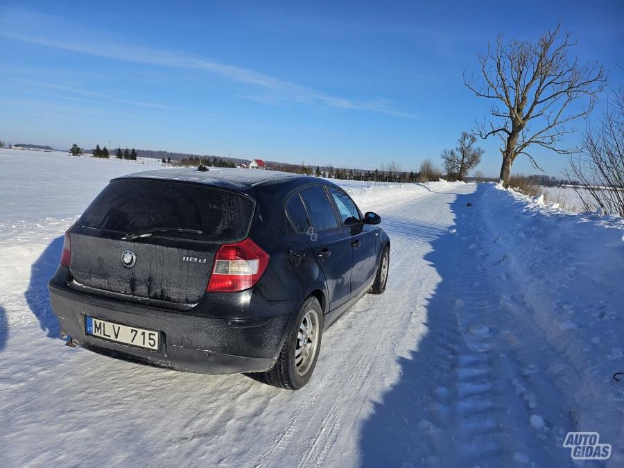 Black BMW 118 2006 in Klaipeda, with an engine capacity of 2.00 L and mileage of 339 thousand km for 1700 €, photo 4 on AUTOMOTO.COM.LV