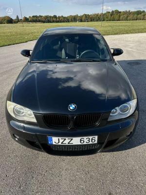 Melns BMW 118 2006 Kauņa, ar dzinēja tilpumu 2.00 L un nobraukumu 260 tūkst. km par 3350 €, foto 2 vietnē AUTOMOTO.COM.LV
