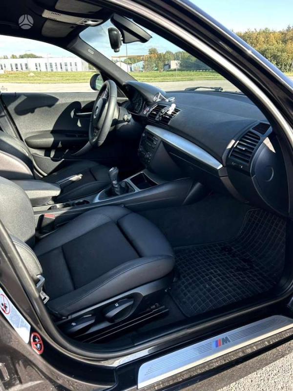 Melns BMW 118 2006 Kauņa, ar dzinēja tilpumu 2.00 L un nobraukumu 260 tūkst. km par 3350 €, foto 7 vietnē AUTOMOTO.COM.LV
