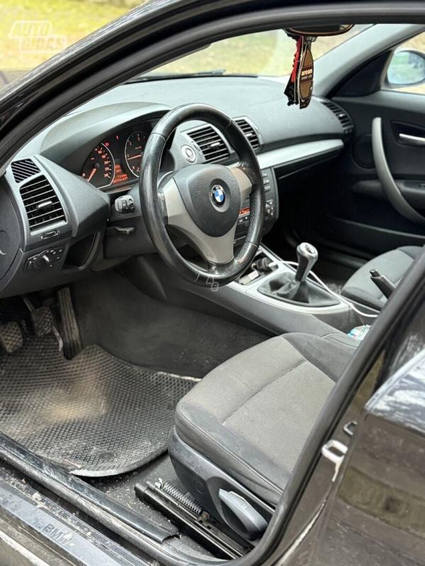 Melns BMW 118 2006 Viļņa, ar dzinēja tilpumu 2.00 L un nobraukumu 263 tūkst. km par 2250 €, foto 8 vietnē AUTOMOTO.COM.LV