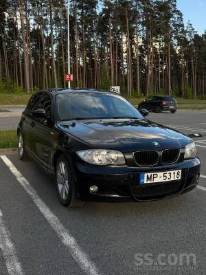 Melns BMW 118 2006 Rīga, ar dzinēja tilpumu 2.00 L un nobraukumu 332 tūkst. km par 3000 €, foto  vietnē AUTOMOTO.COM.LV