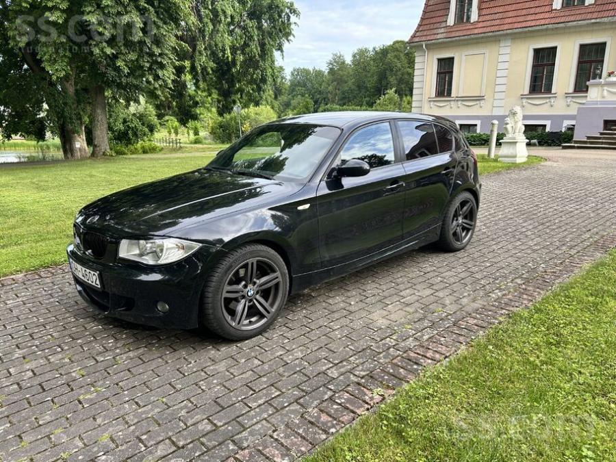 Melns BMW 118 2006 Daugavpils, ar dzinēja tilpumu 2.00 L un nobraukumu 272 tūkst. km par 3450 €, foto 3 vietnē AUTOMOTO.COM.LV