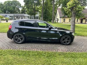 Melns BMW 118 2006 Daugavpils, ar dzinēja tilpumu 2.00 L un nobraukumu 272 tūkst. km par 3450 €, foto 4 vietnē AUTOMOTO.COM.LV