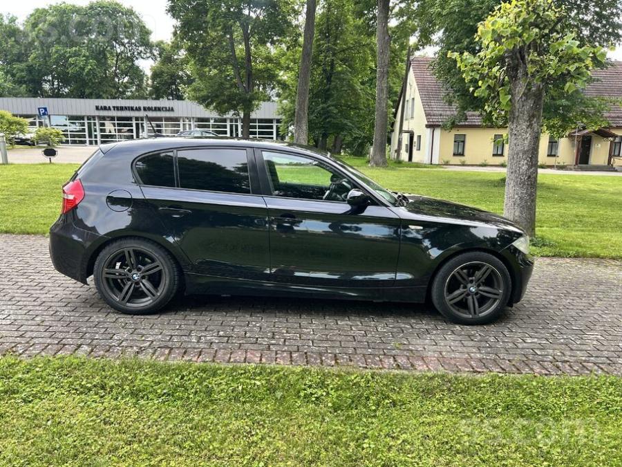 Melns BMW 118 2006 Daugavpils, ar dzinēja tilpumu 2.00 L un nobraukumu 272 tūkst. km par 3450 €, foto 4 vietnē AUTOMOTO.COM.LV