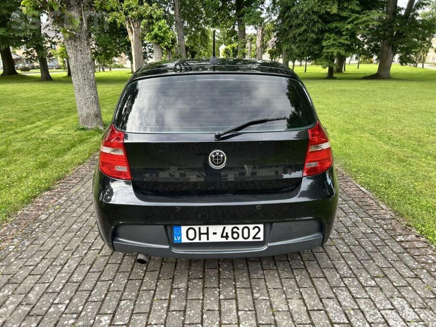 Melns BMW 118 2006 Daugavpils, ar dzinēja tilpumu 2.00 L un nobraukumu 272 tūkst. km par 3450 €, foto 7 vietnē AUTOMOTO.COM.LV