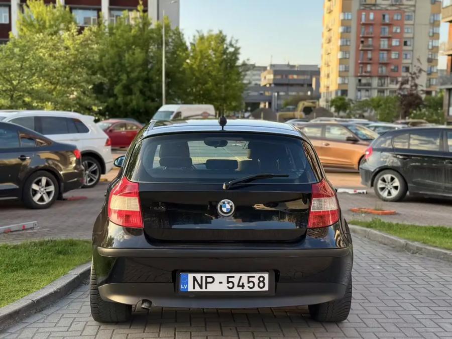 Melns BMW 118 2006 Rīga, ar dzinēja tilpumu 2.00 L un nobraukumu 305 tūkst. km par 2290 €, foto 5 vietnē AUTOMOTO.COM.LV