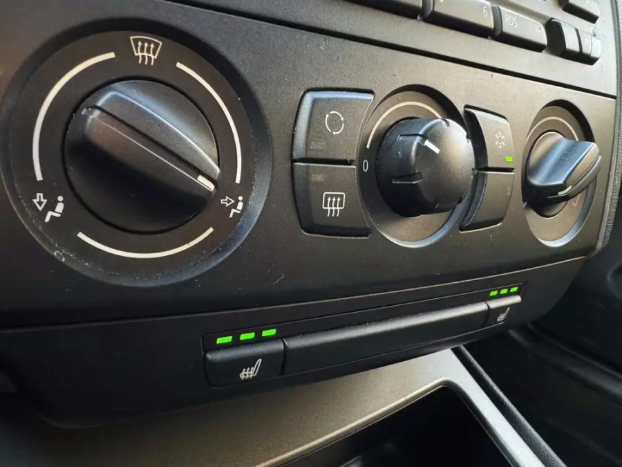 Melns BMW 118 2006 Rīga, ar dzinēja tilpumu 2.00 L un nobraukumu 305 tūkst. km par 2290 €, foto 10 vietnē AUTOMOTO.COM.LV