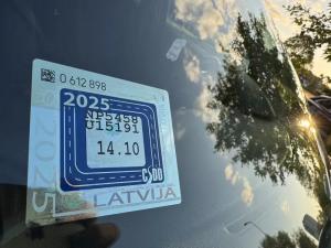Melns BMW 118 2006 Rīga, ar dzinēja tilpumu 2.00 L un nobraukumu 305 tūkst. km par 2290 €, foto 18 vietnē AUTOMOTO.COM.LV