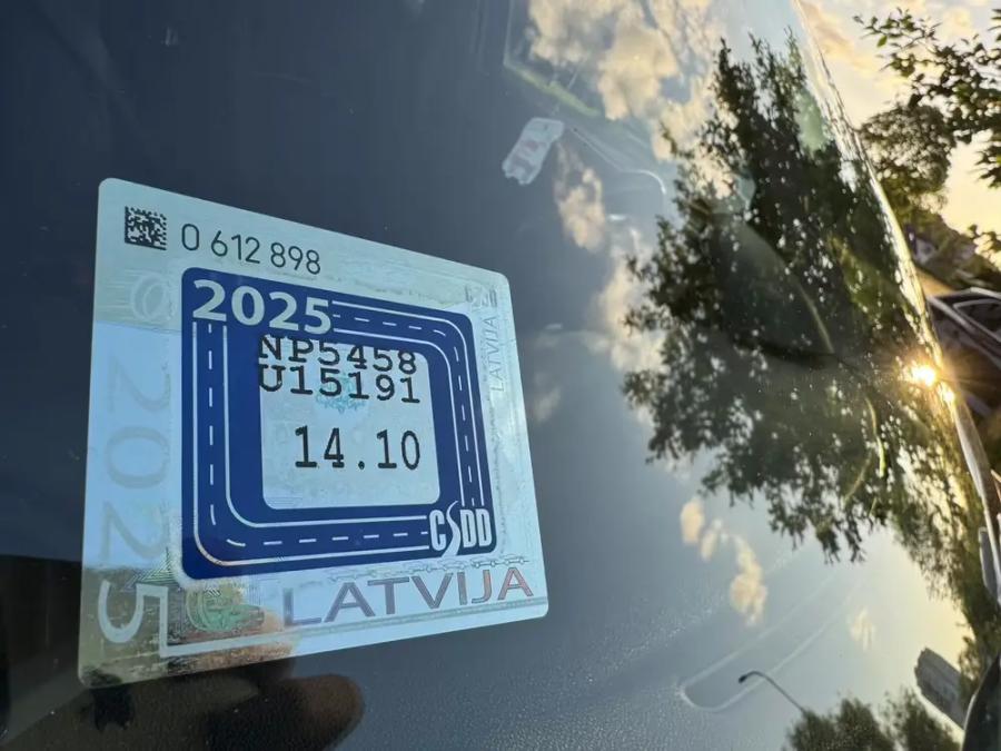 Melns BMW 118 2006 Rīga, ar dzinēja tilpumu 2.00 L un nobraukumu 305 tūkst. km par 2290 €, foto 18 vietnē AUTOMOTO.COM.LV