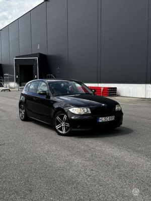 Black BMW 118 2006 in Kaunas, with an engine capacity of 2.00 L and mileage of 363 thousand km for 2700 €, photo  on AUTOMOTO.COM.LV