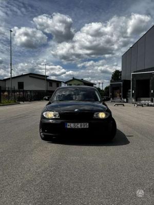 Melns BMW 118 2006 Kauņa, ar dzinēja tilpumu 2.00 L un nobraukumu 363 tūkst. km par 2700 €, foto 4 vietnē AUTOMOTO.COM.LV