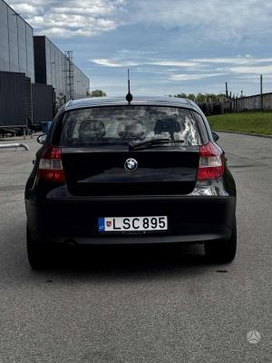 Melns BMW 118 2006 Kauņa, ar dzinēja tilpumu 2.00 L un nobraukumu 363 tūkst. km par 2700 €, foto 5 vietnē AUTOMOTO.COM.LV