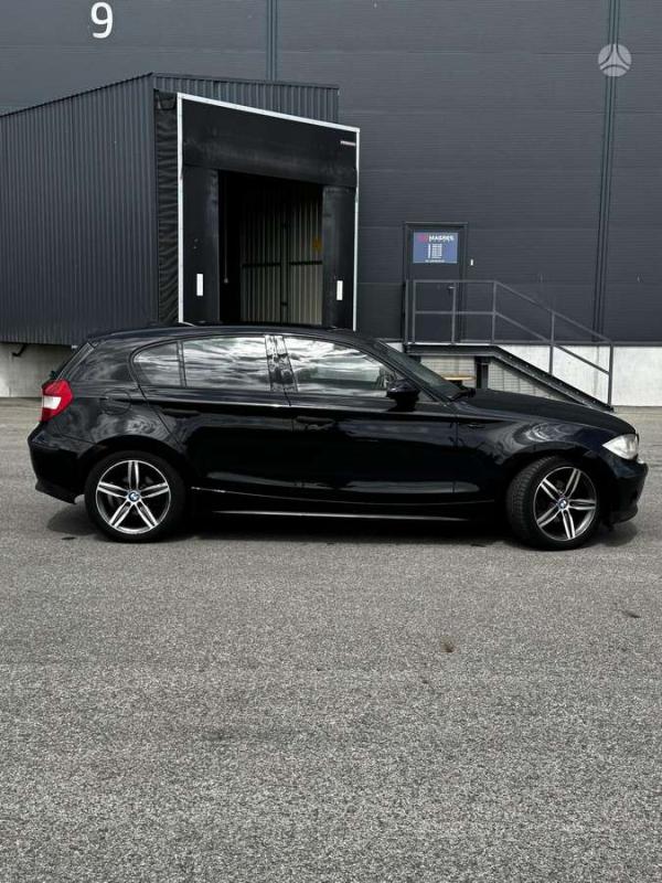 Melns BMW 118 2006 Kauņa, ar dzinēja tilpumu 2.00 L un nobraukumu 363 tūkst. km par 2700 €, foto 6 vietnē AUTOMOTO.COM.LV