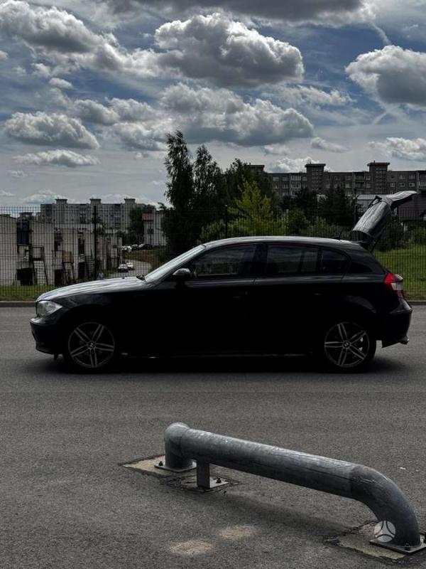 Melns BMW 118 2006 Kauņa, ar dzinēja tilpumu 2.00 L un nobraukumu 363 tūkst. km par 2700 €, foto 7 vietnē AUTOMOTO.COM.LV