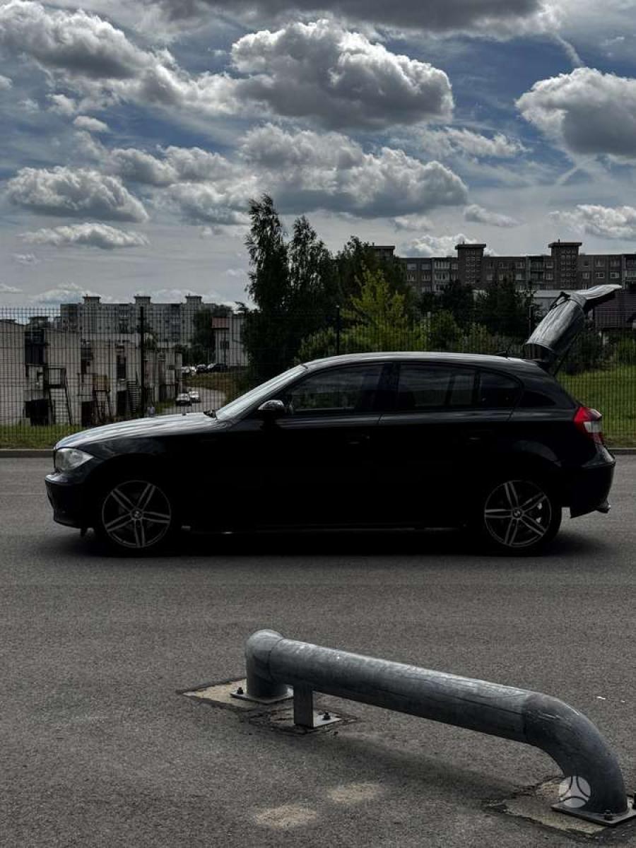 Melns BMW 118 2006 Kauņa, ar dzinēja tilpumu 2.00 L un nobraukumu 363 tūkst. km par 2700 €, foto 8 vietnē AUTOMOTO.COM.LV
