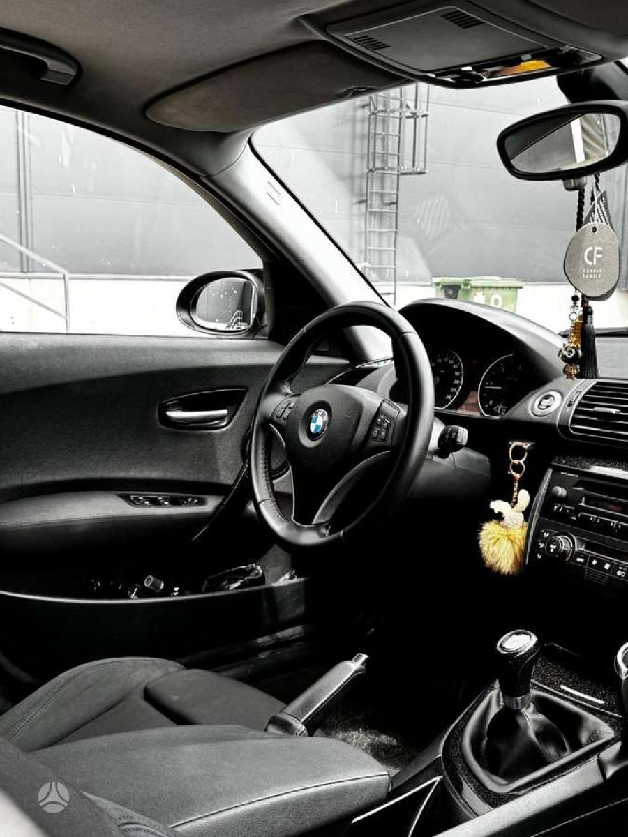 Melns BMW 118 2006 Kauņa, ar dzinēja tilpumu 2.00 L un nobraukumu 363 tūkst. km par 2700 €, foto 12 vietnē AUTOMOTO.COM.LV