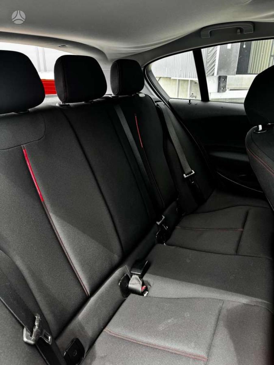 Melns BMW 118 2006 Kauņa, ar dzinēja tilpumu 2.00 L un nobraukumu 363 tūkst. km par 2700 €, foto 14 vietnē AUTOMOTO.COM.LV