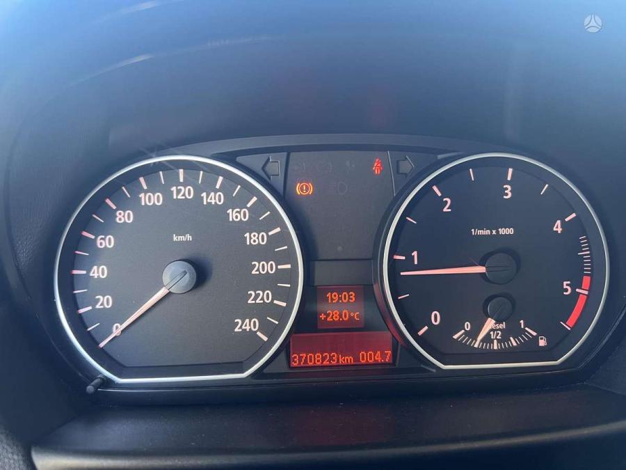 Черный БМВ 118 2006 в Вильнюс, объемом двигателя 2.00 л и пробегом 370 тыс. км за 2350 €, фото 11 на AUTOMOTO.COM.LV