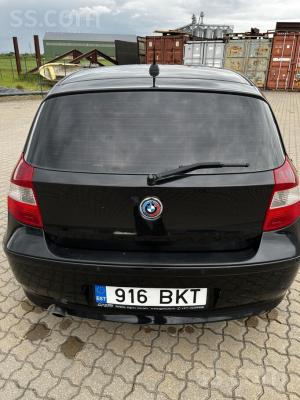 Melns BMW 118 2006 Saldus, ar dzinēja tilpumu 1.80 L un nobraukumu 250 tūkst. km par 2955 €, foto 12 vietnē AUTOMOTO.COM.LV