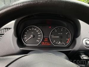 Black BMW 118 2006 in Riga, with an engine capacity of 2.00 L and mileage of 335 thousand km for 2750 €, photo 6 on AUTOMOTO.COM.LV