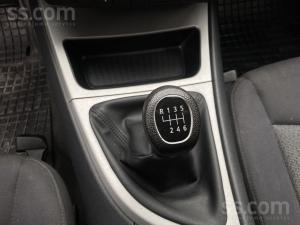 Black BMW 118 2006 in Riga, with an engine capacity of 2.00 L and mileage of 335 thousand km for 2750 €, photo 8 on AUTOMOTO.COM.LV