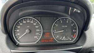 Black BMW 118 2006 in Klaipeda, with an engine capacity of 2.00 L and mileage of 206 thousand km for 2950 €, photo 16 on AUTOMOTO.COM.LV