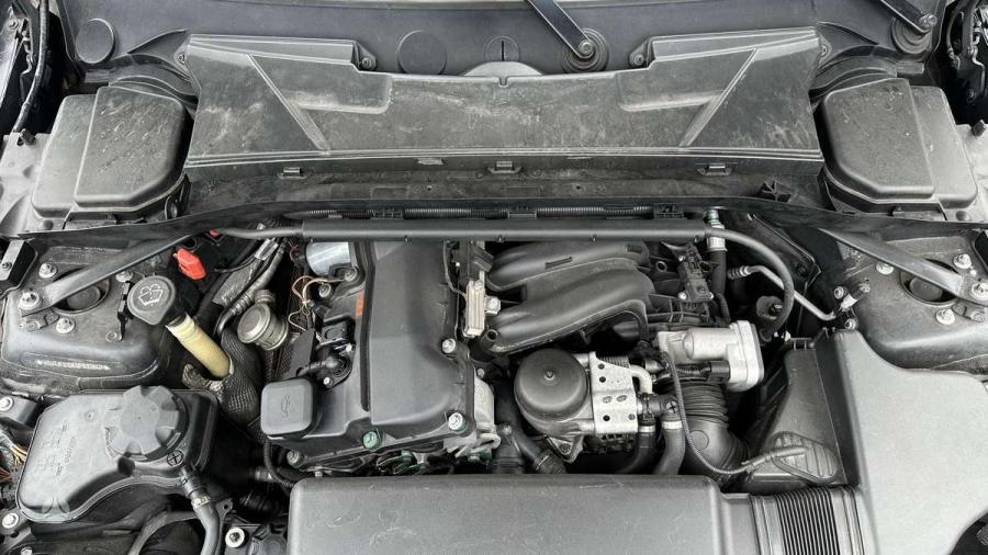 Black BMW 118 2006 in Klaipeda, with an engine capacity of 2.00 L and mileage of 206 thousand km for 2950 €, photo 26 on AUTOMOTO.COM.LV