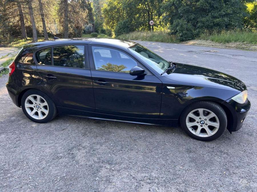 Melns BMW 118 2006 Viļņa, ar dzinēja tilpumu 2.00 L un nobraukumu 371 tūkst. km par 2500 €, foto 4 vietnē AUTOMOTO.COM.LV