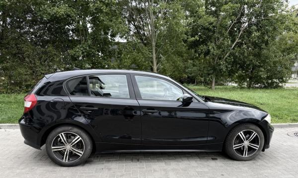 Melns BMW 118 2006 Viļņa, ar dzinēja tilpumu 2.00 L un nobraukumu 397 tūkst. km par 2300 €, foto 5 vietnē AUTOMOTO.COM.LV
