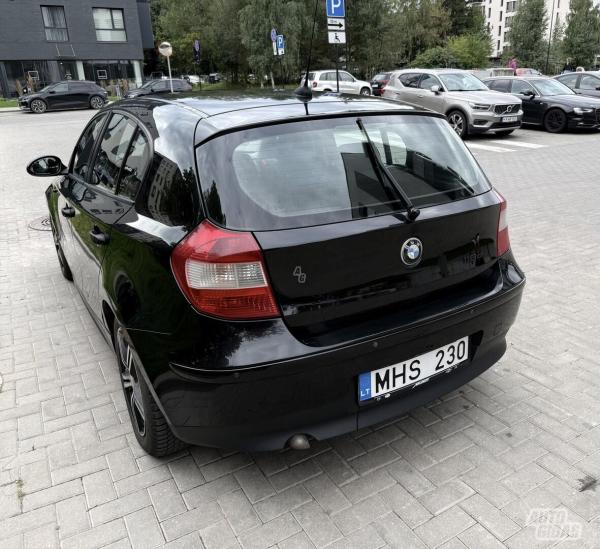 Melns BMW 118 2006 Viļņa, ar dzinēja tilpumu 2.00 L un nobraukumu 397 tūkst. km par 2300 €, foto 10 vietnē AUTOMOTO.COM.LV
