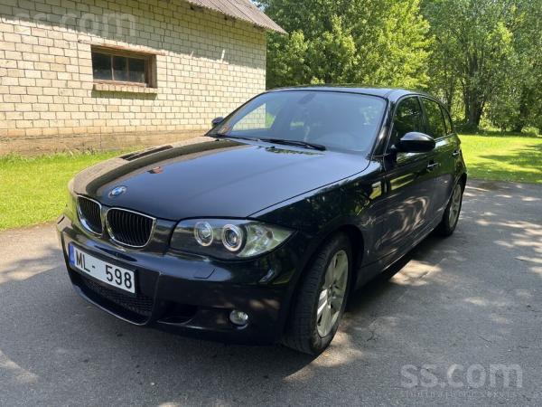 Black BMW 118 2007 in Riga, with an engine capacity of 1.80 L and mileage of 339 thousand km for 3000 €, photo 1 on AUTOMOTO.COM.LV