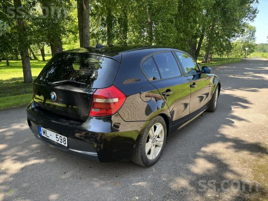 Black BMW 118 2007 in Riga, with an engine capacity of 1.80 L and mileage of 339 thousand km for 3000 €, photo 2 on AUTOMOTO.COM.LV