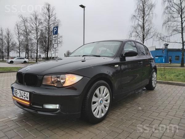 Black BMW 118 2007 in Saldus, with an engine capacity of 2.00 L and mileage of 373 thousand km for 2555 €, photo 4 on AUTOMOTO.COM.LV