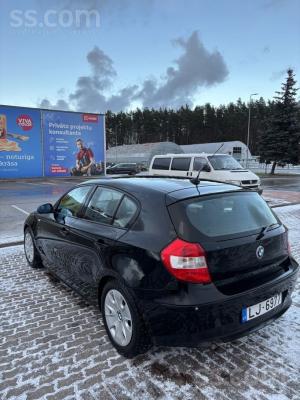 Black BMW 118 2007 in Riga, with an engine capacity of 2.00 L and mileage of 155 thousand km for 3000 €, photo 2 on AUTOMOTO.COM.LV