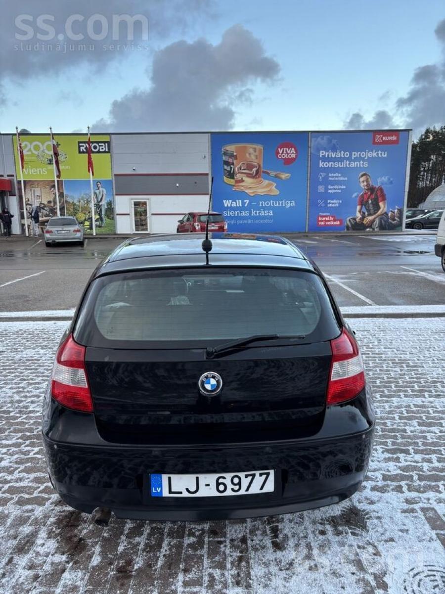 Black BMW 118 2007 in Riga, with an engine capacity of 2.00 L and mileage of 155 thousand km for 3000 €, photo 3 on AUTOMOTO.COM.LV