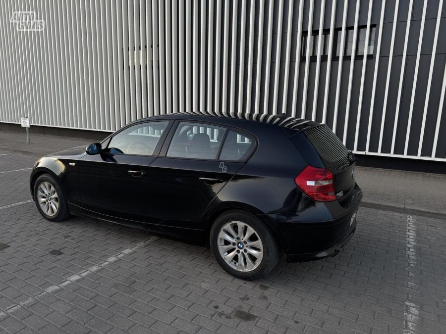Melns BMW 118 2007 Viļņa, ar dzinēja tilpumu 2.00 L un nobraukumu 304 tūkst. km par 2900 €, foto 7 vietnē AUTOMOTO.COM.LV