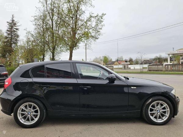 Black BMW 118 2007 in Siauliai, with an engine capacity of 2.00 L and mileage of 266 thousand km for 4750 €, photo 7 on AUTOMOTO.COM.LV