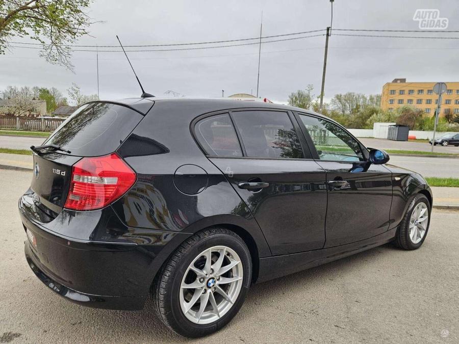 Melns BMW 118 2007 Šauļi, ar dzinēja tilpumu 2.00 L un nobraukumu 266 tūkst. km par 4750 €, foto 7 vietnē AUTOMOTO.COM.LV