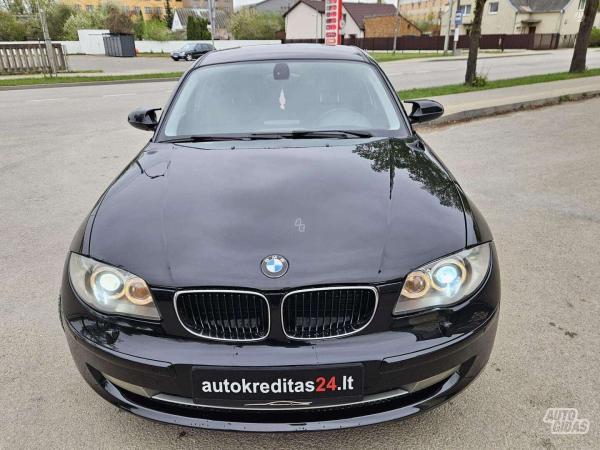 Black BMW 118 2007 in Siauliai, with an engine capacity of 2.00 L and mileage of 266 thousand km for 4750 €, photo 3 on AUTOMOTO.COM.LV