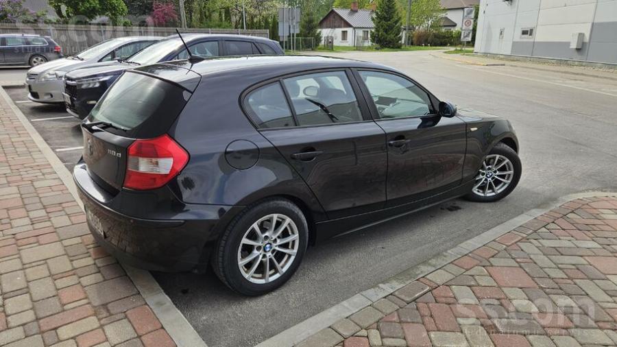 Black BMW 118 2007 in Riga, with an engine capacity of 2.00 L and mileage of 269 thousand km for 3200 €, photo 4 on AUTOMOTO.COM.LV