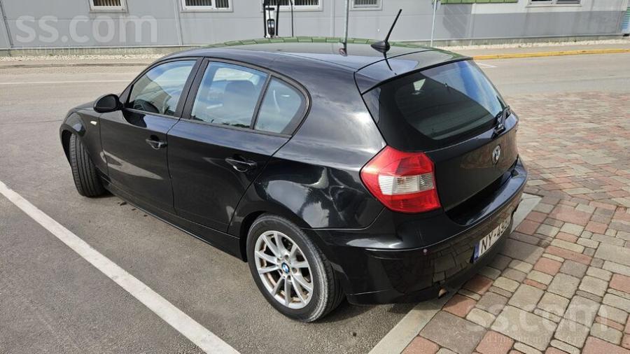 Black BMW 118 2007 in Riga, with an engine capacity of 2.00 L and mileage of 269 thousand km for 3200 €, photo 5 on AUTOMOTO.COM.LV