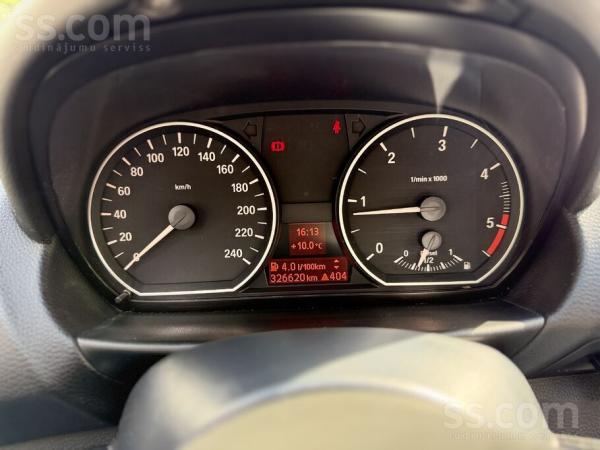 Black BMW 118 2007 in Ventspils, with an engine capacity of 2.00 L and mileage of 327 thousand km for 2400 €, photo 5 on AUTOMOTO.COM.LV