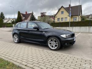 Black BMW 118 2007 in Telschi, with an engine capacity of 1.80 L and mileage of 301 thousand km for 3400 €, photo  on AUTOMOTO.COM.LV