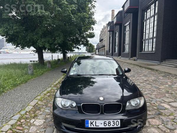 Melns BMW 118 2007 Rīga, ar dzinēja tilpumu 2.00 L un nobraukumu 287 tūkst. km par 2150 €, foto 1 vietnē AUTOMOTO.COM.LV