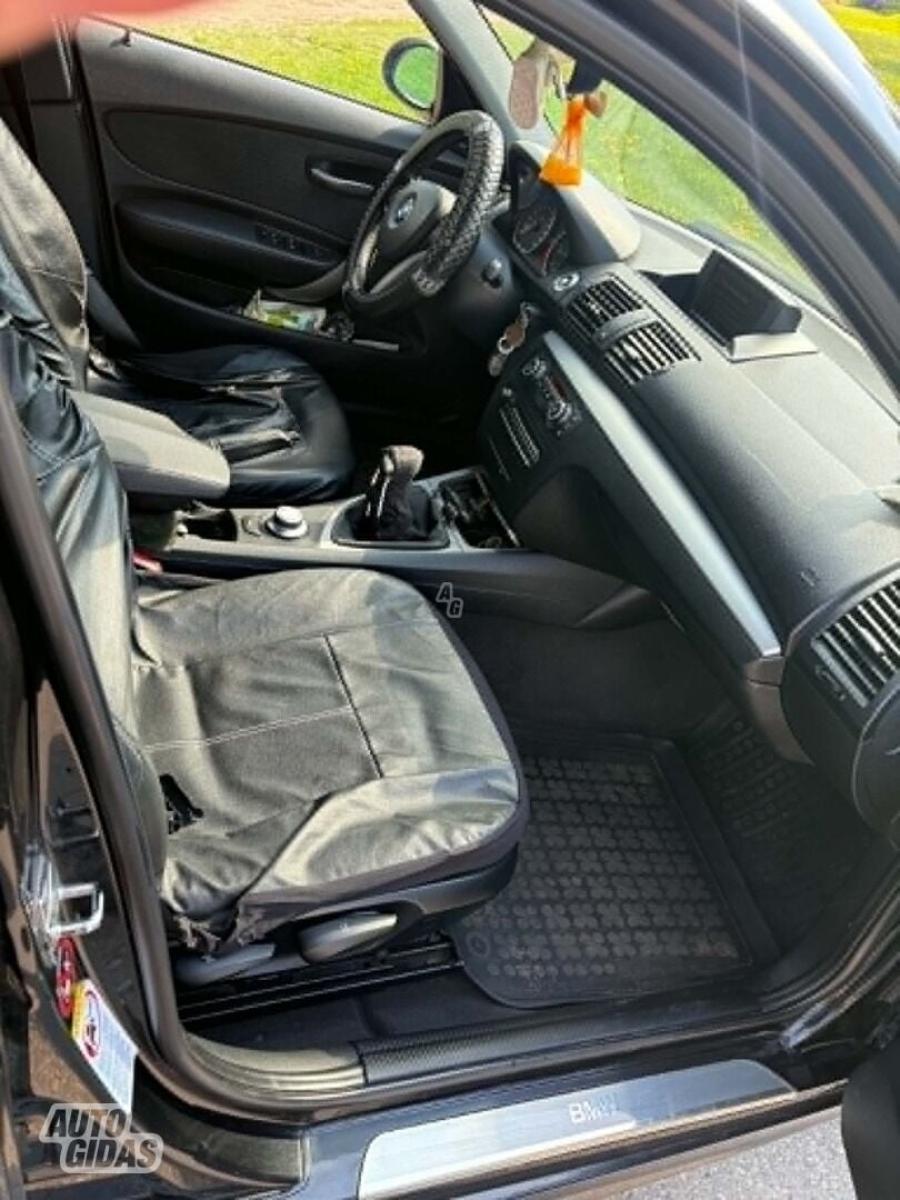 Black BMW 118 2007 in Vilnius, with an engine capacity of 2.00 L and mileage of 326 thousand km for 2500 €, photo 8 on AUTOMOTO.COM.LV