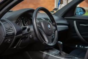 Black BMW 118 2007 in Grobiņa, with an engine capacity of 2.00 L and mileage of 297 thousand km for 4900 €, photo 17 on AUTOMOTO.COM.LV