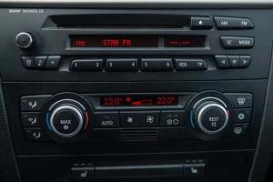 Black BMW 118 2007 in Grobiņa, with an engine capacity of 2.00 L and mileage of 297 thousand km for 4900 €, photo 19 on AUTOMOTO.COM.LV